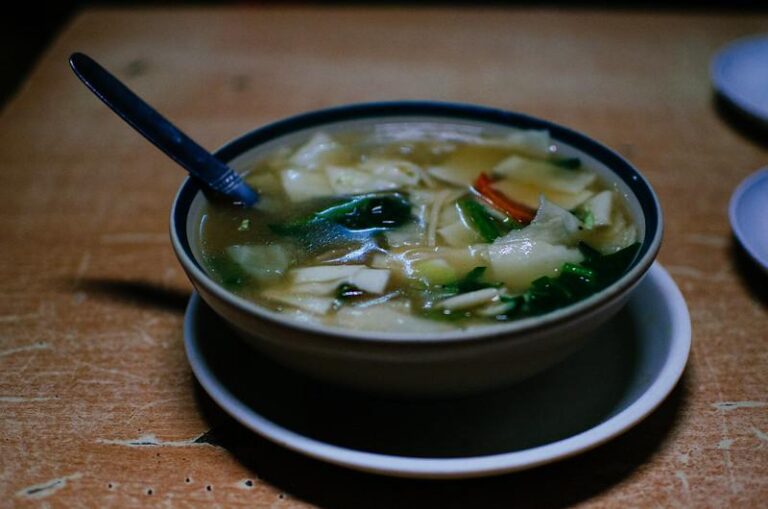 What Food to Eat at Everest Base Camp Trek: The Best Guide